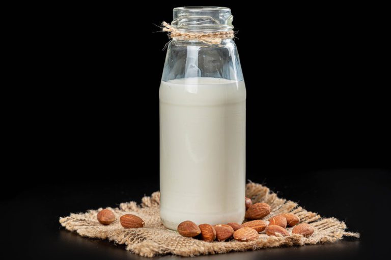 Almo Milk : 8 Amazing Uses for Almond Milk | auscrops.com.au